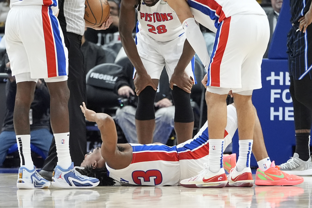 Pistons guard Jaden Ivey sustains leg injury in victory over the Magic ...
